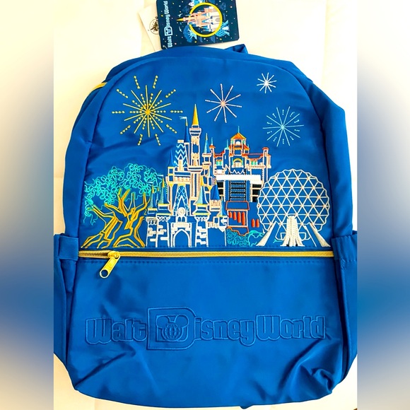 Disney | Bags | Disney Parks 224 Walt Disney World Parks Icons Adult ...